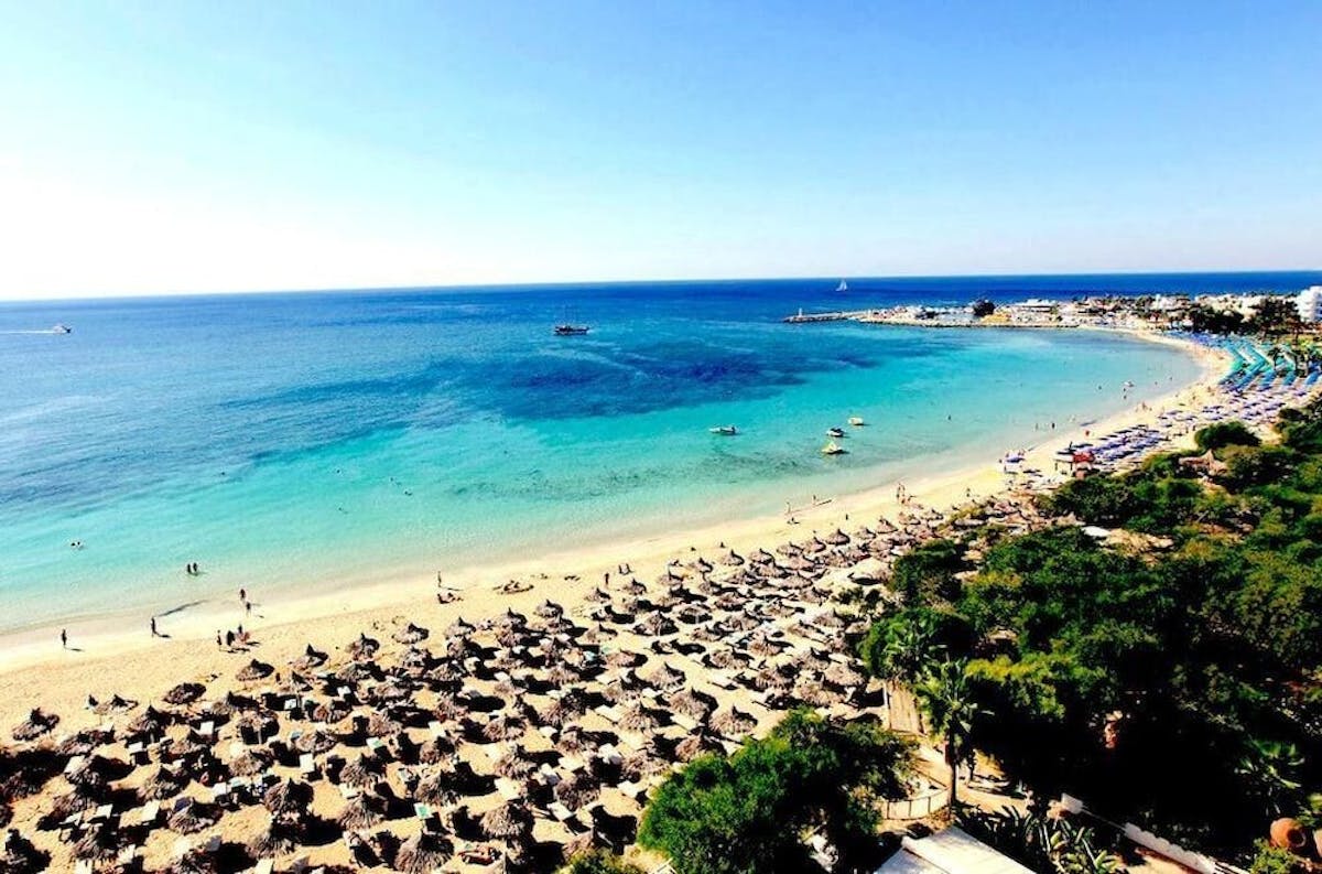 Finn reiser til Kypros | Restplass