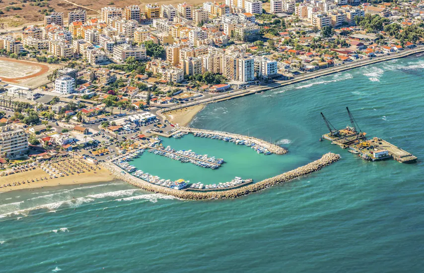Rejse til Larnaca - lange og flotte strande på Cypern